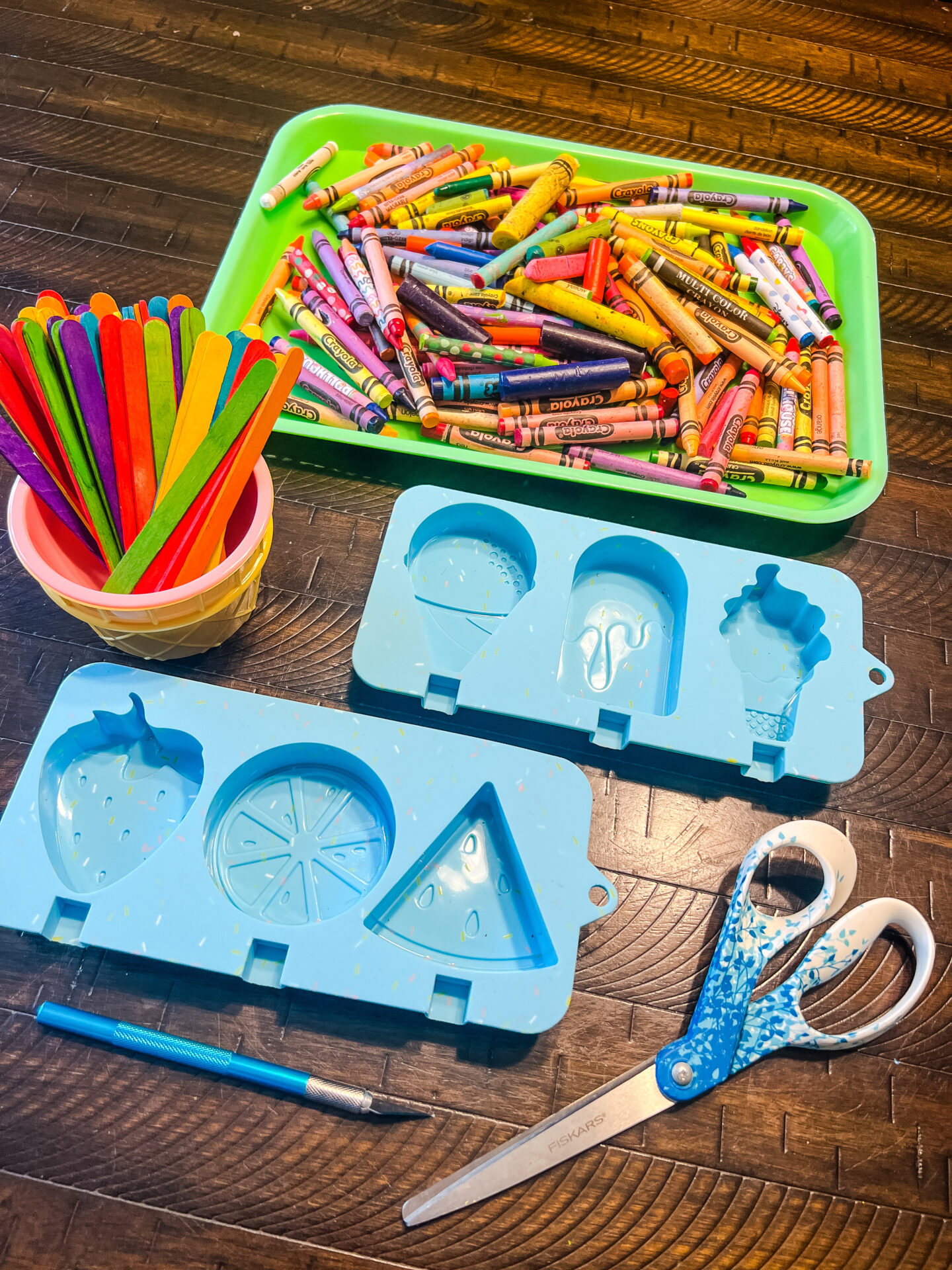 Fun and Easy Summer Popsicle Crayons - Mason Jar of Memories